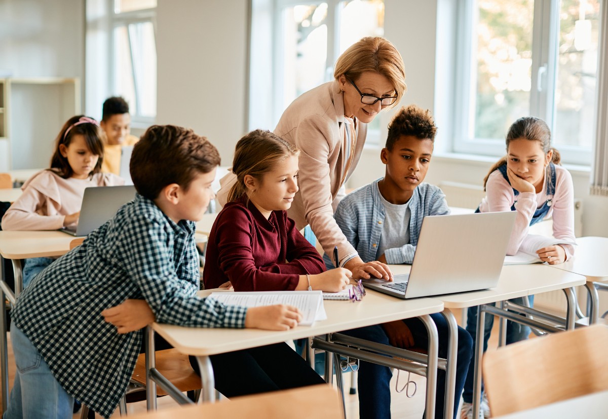 Educação digital: como preparar as gerações futuras para a era digital ...